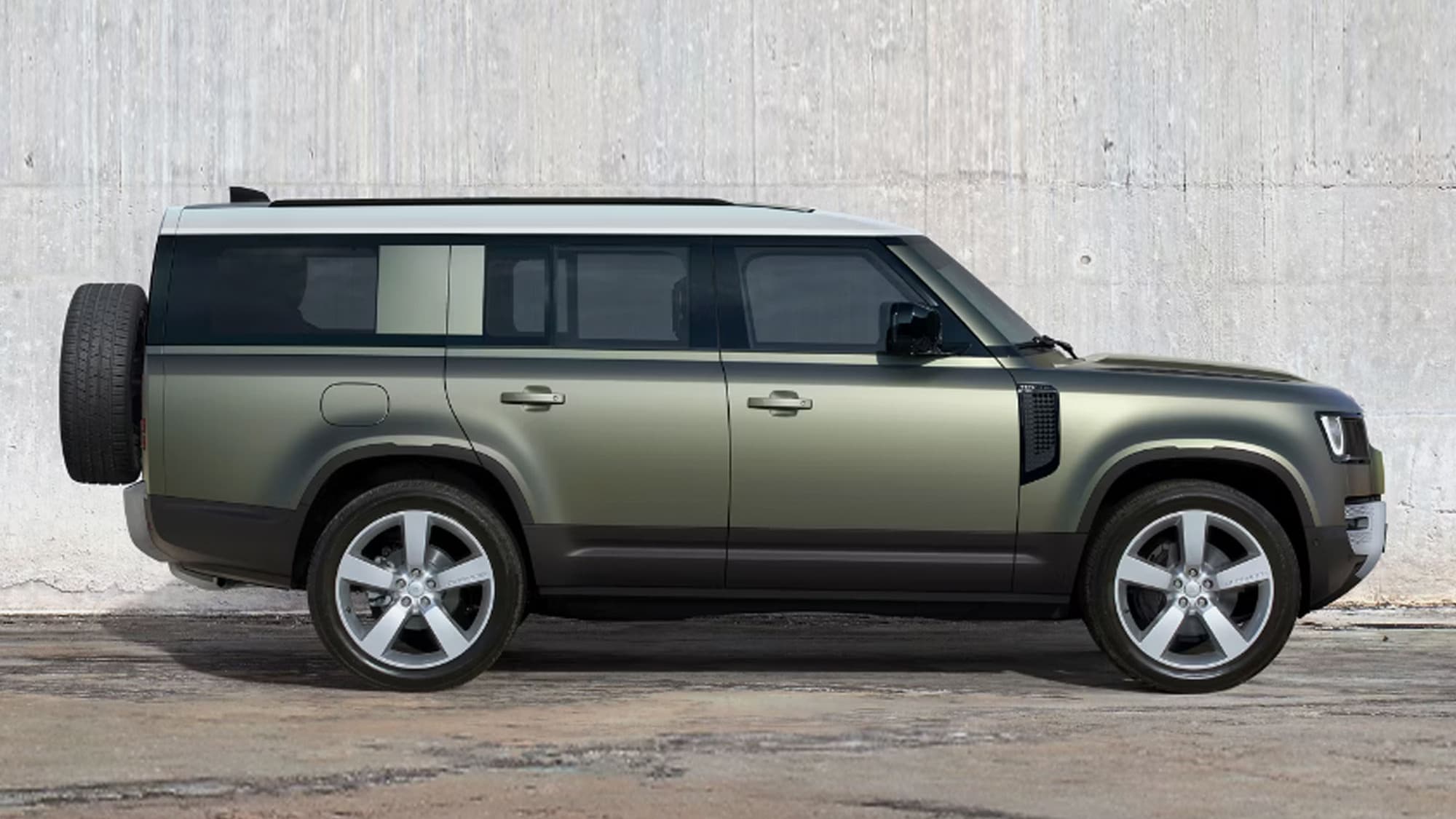 2025 Land Rover Defender 130 Incentives, Specials & Offers in