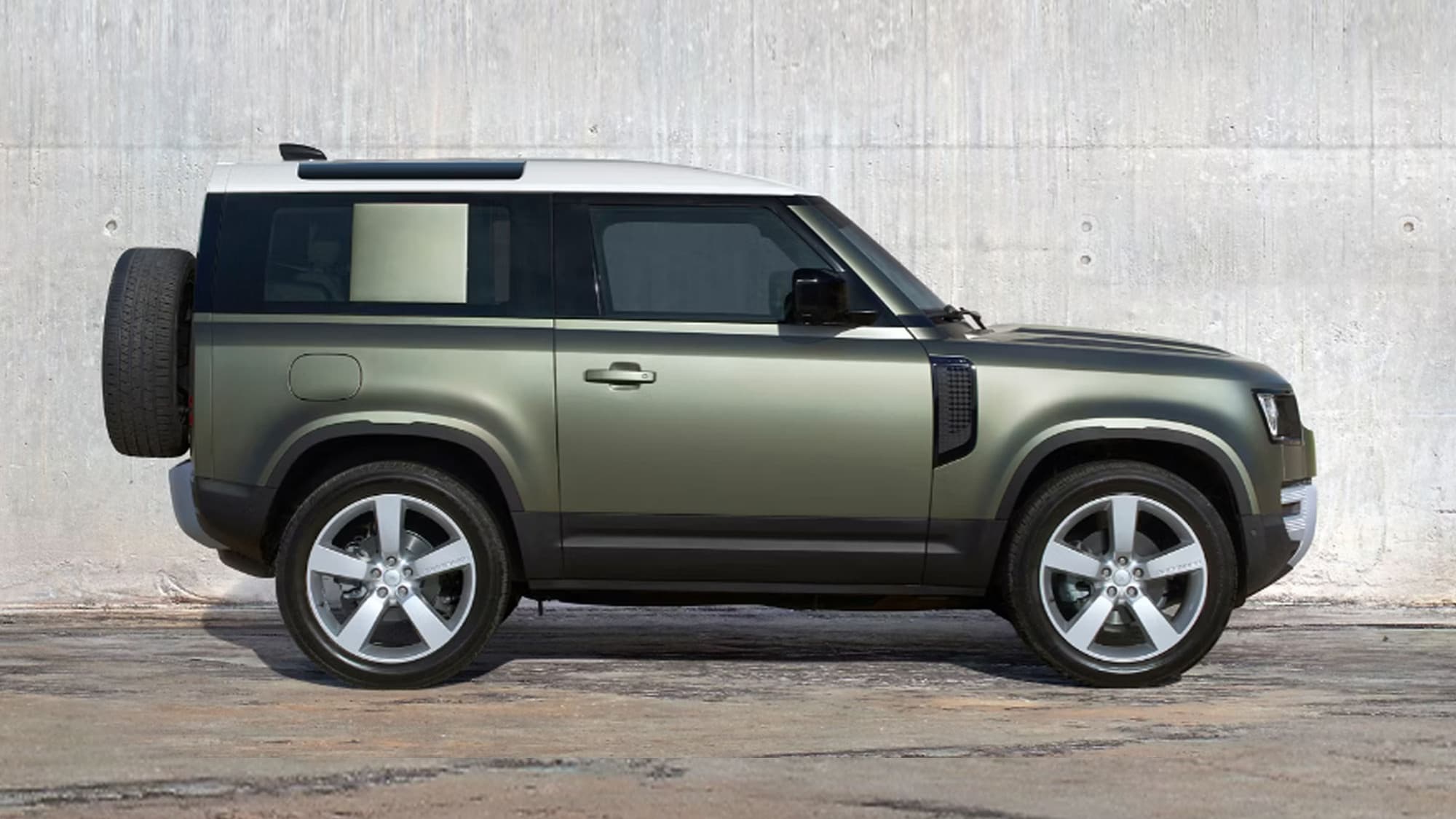 2025 Land Rover Defender 90 Incentives, Specials & Offers in Thousand ...